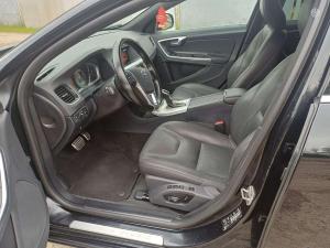 Melns Volvo V60 2014 Utena, ar dzinēja tilpumu 2.40 L un nobraukumu 187 tūkst. km par 7700 €, foto 12 vietnē AUTOMOTO.COM.LV