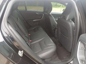 Melns Volvo V60 2014 Utena, ar dzinēja tilpumu 2.40 L un nobraukumu 187 tūkst. km par 7700 €, foto 15 vietnē AUTOMOTO.COM.LV