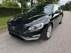 Black Volvo V60 2014 in Alytus, with an engine capacity of 1.98 L and mileage of 270 thousand km for 6250 €, photo 4 on AUTOMOTO.COM.LV