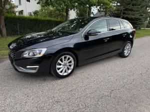 Black Volvo V60 2014 in Alytus, with an engine capacity of 1.98 L and mileage of 270 thousand km for 6250 €, photo 5 on AUTOMOTO.COM.LV