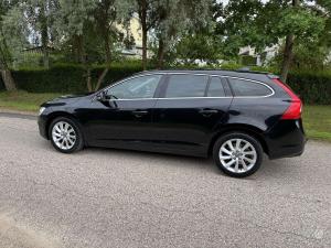 Black Volvo V60 2014 in Alytus, with an engine capacity of 1.98 L and mileage of 270 thousand km for 6250 €, photo 7 on AUTOMOTO.COM.LV