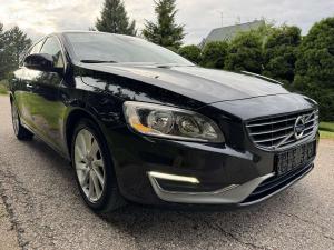Black Volvo V60 2014 in Alytus, with an engine capacity of 1.98 L and mileage of 270 thousand km for 6250 €, photo 12 on AUTOMOTO.COM.LV