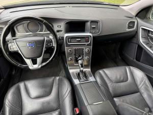 Black Volvo V60 2014 in Alytus, with an engine capacity of 1.98 L and mileage of 270 thousand km for 6250 €, photo 13 on AUTOMOTO.COM.LV