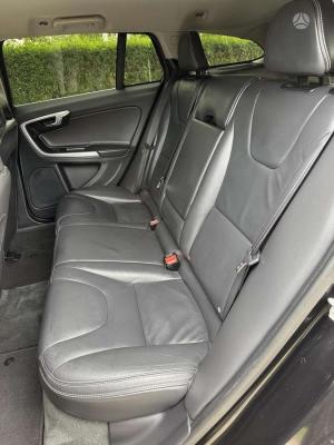 Black Volvo V60 2014 in Alytus, with an engine capacity of 1.98 L and mileage of 270 thousand km for 6250 €, photo 14 on AUTOMOTO.COM.LV