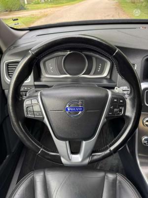 Black Volvo V60 2014 in Alytus, with an engine capacity of 1.98 L and mileage of 270 thousand km for 6250 €, photo 20 on AUTOMOTO.COM.LV