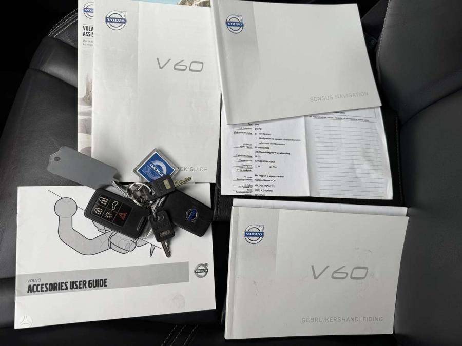 Black Volvo V60 2014 in Alytus, with an engine capacity of 1.98 L and mileage of 270 thousand km for 6250 €, photo 22 on AUTOMOTO.COM.LV