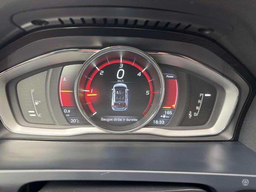 Black Volvo V60 2014 in Alytus, with an engine capacity of 1.98 L and mileage of 270 thousand km for 6250 €, photo 25 on AUTOMOTO.COM.LV