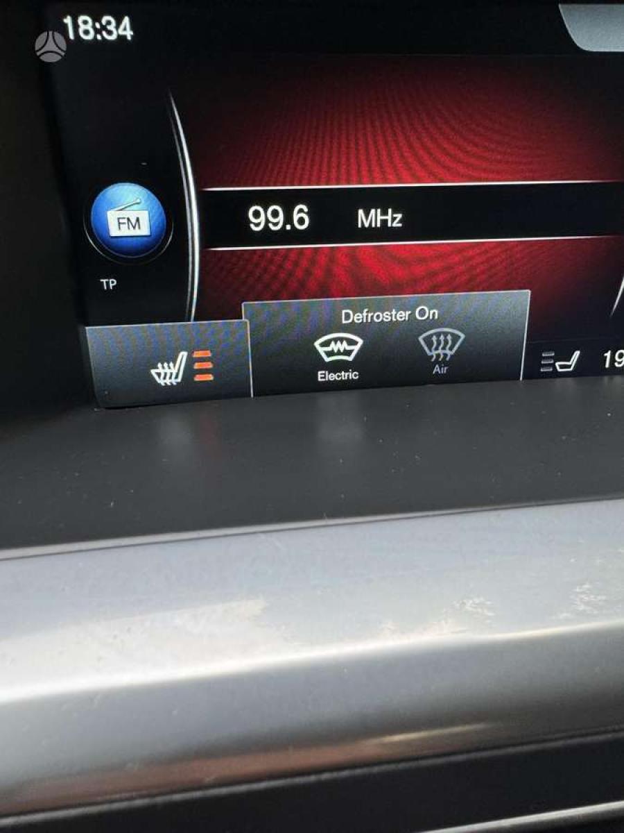 Black Volvo V60 2014 in Alytus, with an engine capacity of 1.98 L and mileage of 270 thousand km for 6250 €, photo 28 on AUTOMOTO.COM.LV