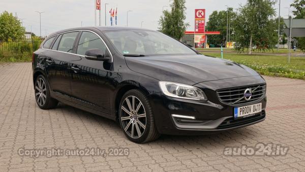 Black Volvo V60 2014 in Tartu, with an engine capacity of 2.00 L and mileage of 213 thousand km for 9990 €, photo 8 on AUTOMOTO.COM.LV