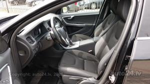 Melns Volvo V60 2014 Tartu, ar dzinēja tilpumu 2.00 L un nobraukumu 213 tūkst. km par 9990 €, foto 16 vietnē AUTOMOTO.COM.LV