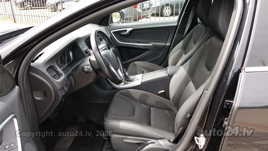 Melns Volvo V60 2014 Tartu, ar dzinēja tilpumu 2.00 L un nobraukumu 213 tūkst. km par 9990 €, foto 16 vietnē AUTOMOTO.COM.LV