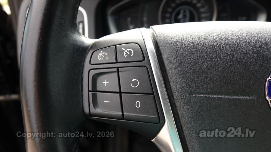 Melns Volvo V60 2014 Tartu, ar dzinēja tilpumu 2.00 L un nobraukumu 213 tūkst. km par 9990 €, foto 17 vietnē AUTOMOTO.COM.LV