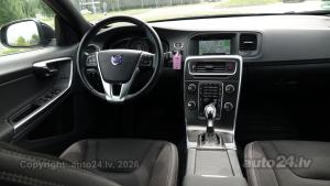 Melns Volvo V60 2014 Tartu, ar dzinēja tilpumu 2.00 L un nobraukumu 213 tūkst. km par 9990 €, foto 18 vietnē AUTOMOTO.COM.LV