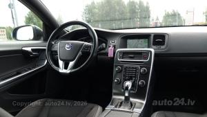 Melns Volvo V60 2014 Tartu, ar dzinēja tilpumu 2.00 L un nobraukumu 213 tūkst. km par 9990 €, foto 19 vietnē AUTOMOTO.COM.LV