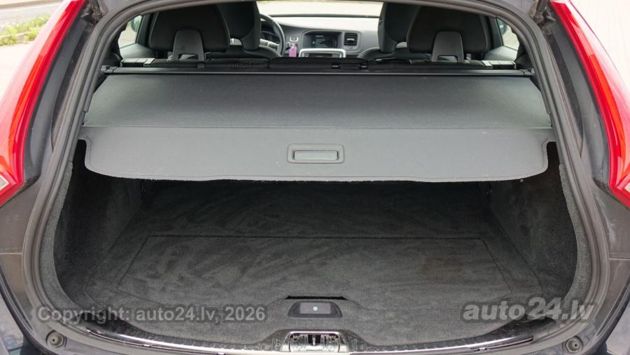 Melns Volvo V60 2014 Tartu, ar dzinēja tilpumu 2.00 L un nobraukumu 213 tūkst. km par 9990 €, foto 20 vietnē AUTOMOTO.COM.LV