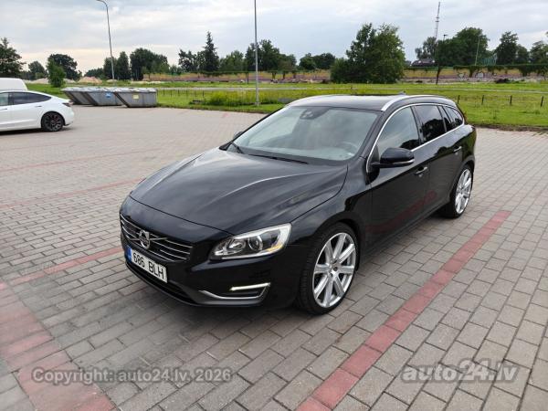 Melns Volvo V60 2014 Tallina, ar dzinēja tilpumu 2.40 L un nobraukumu 204 tūkst. km par 9500 €, foto 1 vietnē AUTOMOTO.COM.LV