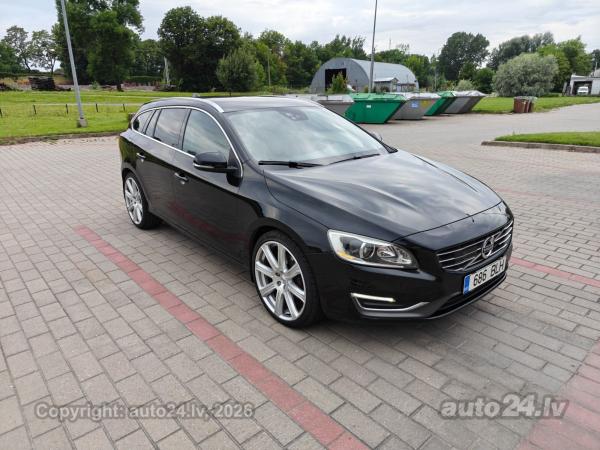 Melns Volvo V60 2014 Tallina, ar dzinēja tilpumu 2.40 L un nobraukumu 204 tūkst. km par 9500 €, foto 2 vietnē AUTOMOTO.COM.LV