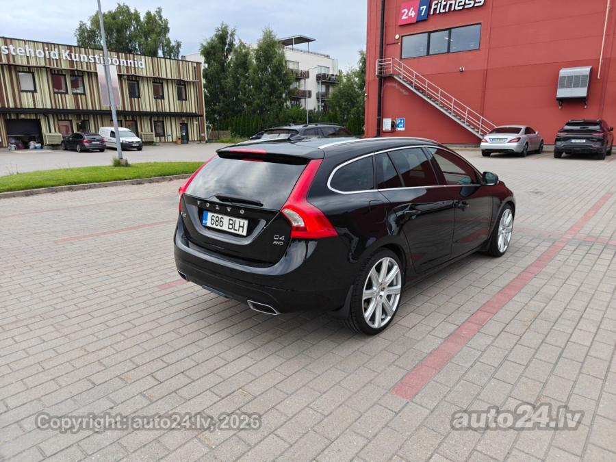 Черный Вольво B60 2014 в Таллин, объемом двигателя 2.40 л и пробегом 204 тыс. км за 9500 €, фото 5 на AUTOMOTO.COM.LV
