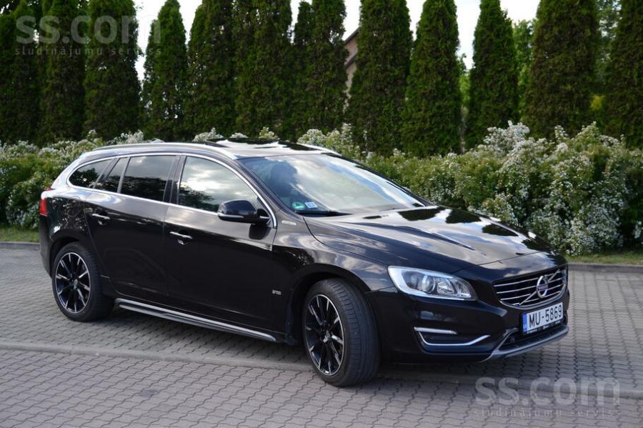 Melns Volvo V60 2014 Jelgava, ar dzinēja tilpumu 2.40 L un nobraukumu 319 tūkst. km par 7300 €, foto 3 vietnē AUTOMOTO.COM.LV
