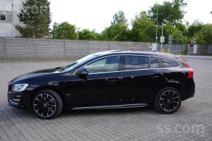 Melns Volvo V60 2014 Jelgava, ar dzinēja tilpumu 2.40 L un nobraukumu 319 tūkst. km par 7300 €, foto 4 vietnē AUTOMOTO.COM.LV