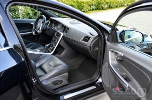 Melns Volvo V60 2014 Jelgava, ar dzinēja tilpumu 2.40 L un nobraukumu 319 tūkst. km par 7300 €, foto 6 vietnē AUTOMOTO.COM.LV