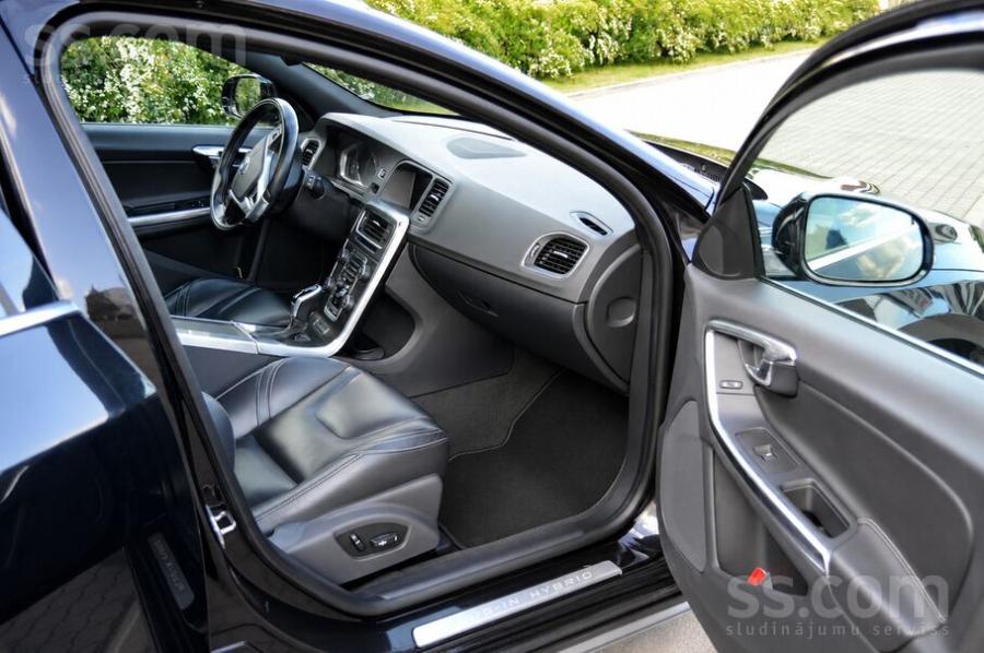 Melns Volvo V60 2014 Jelgava, ar dzinēja tilpumu 2.40 L un nobraukumu 319 tūkst. km par 7300 €, foto 6 vietnē AUTOMOTO.COM.LV