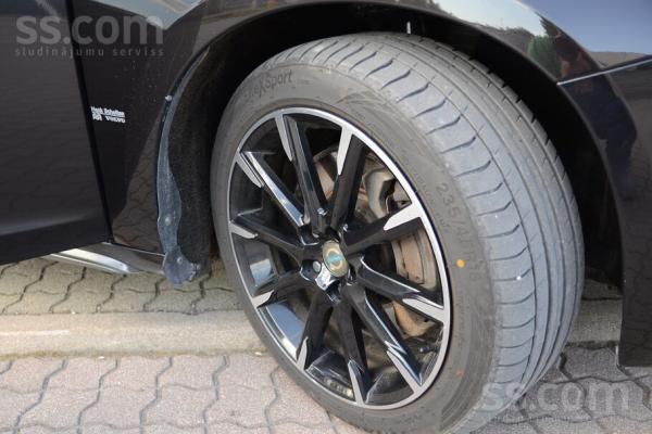 Black Volvo V60 2014 in Jelgava, with an engine capacity of 2.40 L and mileage of 319 thousand km for 7300 €, photo 10 on AUTOMOTO.COM.LV
