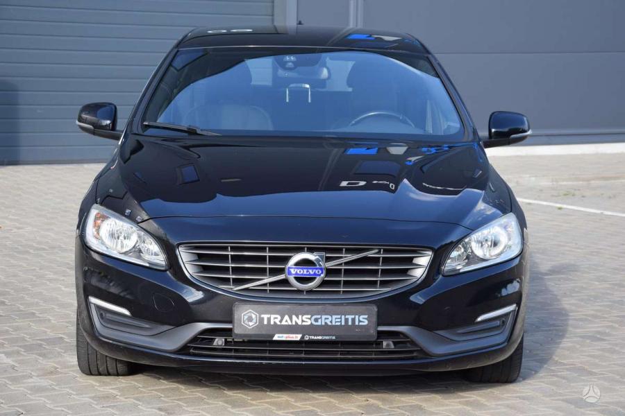Black Volvo V60 2014 in Vilnius, with an engine capacity of 1.98 L and mileage of 190 thousand km for 7690 €, photo 4 on AUTOMOTO.COM.LV