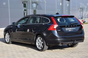 Black Volvo V60 2014 in Vilnius, with an engine capacity of 1.98 L and mileage of 190 thousand km for 7690 €, photo 8 on AUTOMOTO.COM.LV
