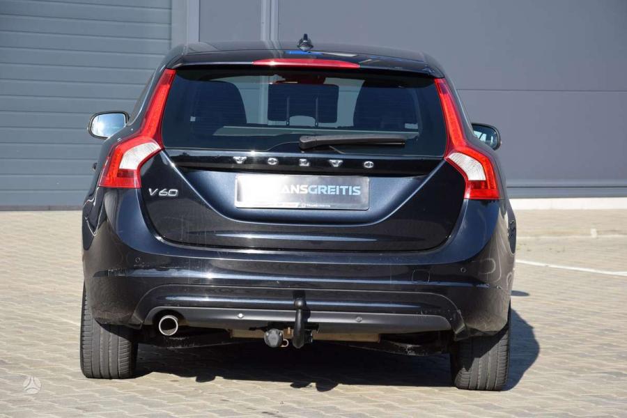 Black Volvo V60 2014 in Vilnius, with an engine capacity of 1.98 L and mileage of 190 thousand km for 7690 €, photo 9 on AUTOMOTO.COM.LV