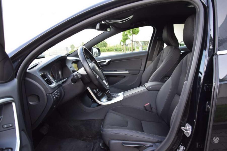 Black Volvo V60 2014 in Vilnius, with an engine capacity of 1.98 L and mileage of 190 thousand km for 7690 €, photo 12 on AUTOMOTO.COM.LV