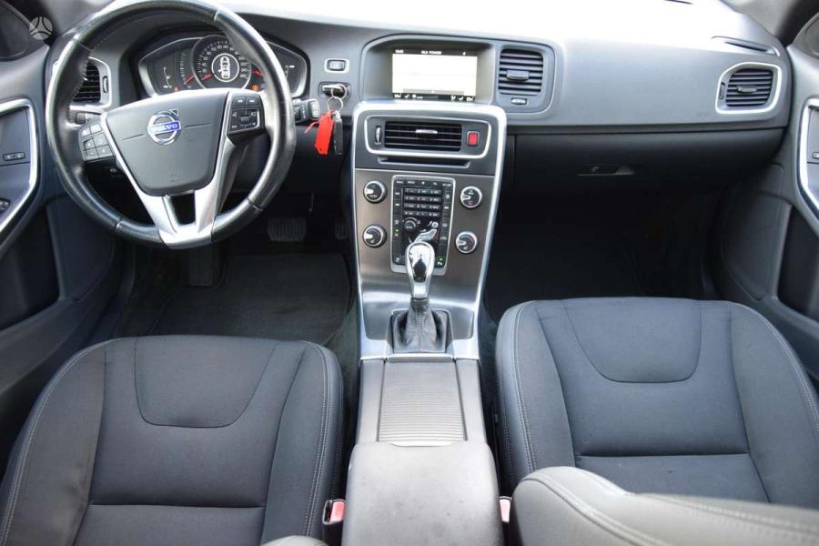Black Volvo V60 2014 in Vilnius, with an engine capacity of 1.98 L and mileage of 190 thousand km for 7690 €, photo 15 on AUTOMOTO.COM.LV