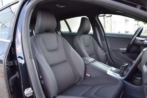 Black Volvo V60 2014 in Vilnius, with an engine capacity of 1.98 L and mileage of 190 thousand km for 7690 €, photo 17 on AUTOMOTO.COM.LV
