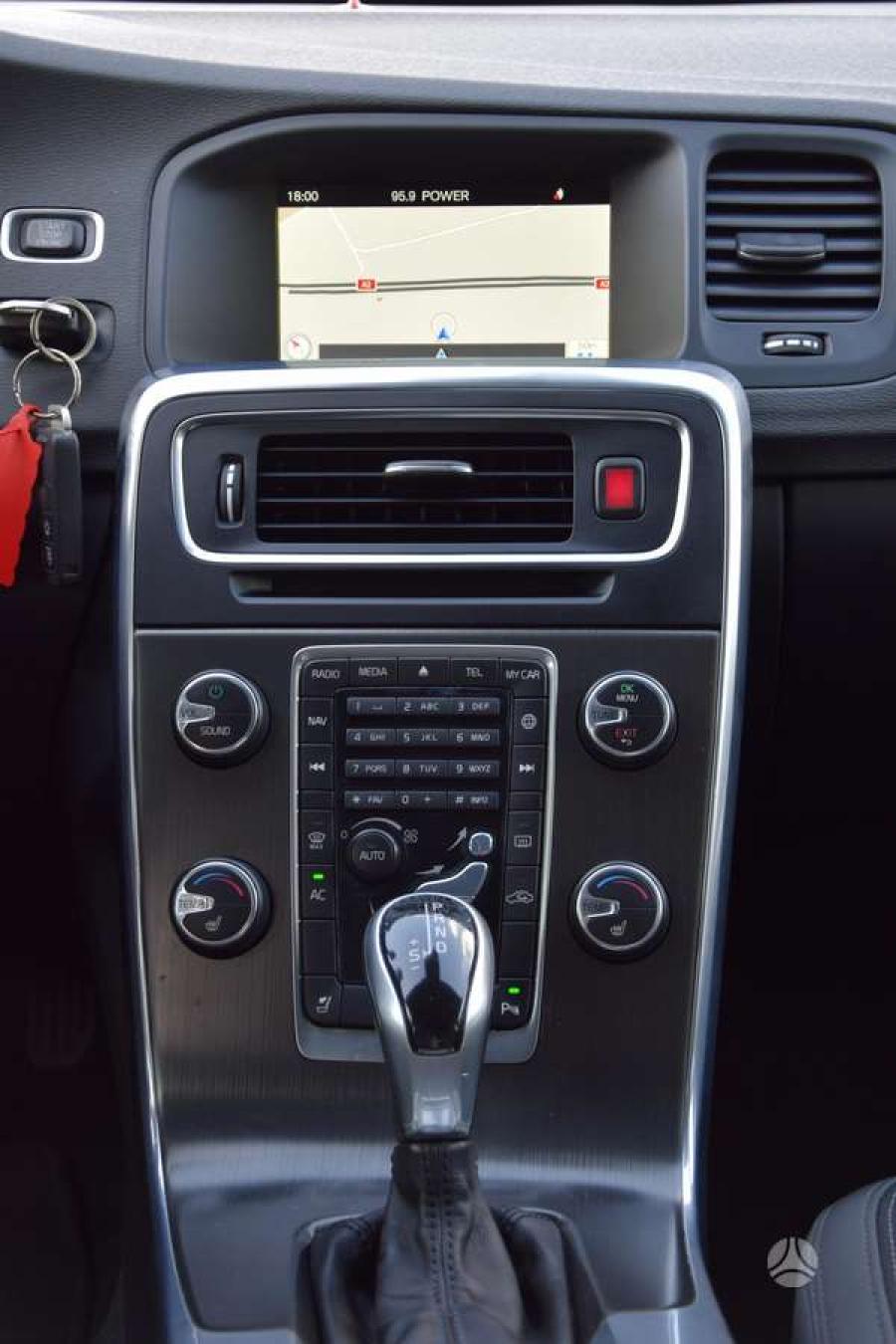 Black Volvo V60 2014 in Vilnius, with an engine capacity of 1.98 L and mileage of 190 thousand km for 7690 €, photo 24 on AUTOMOTO.COM.LV