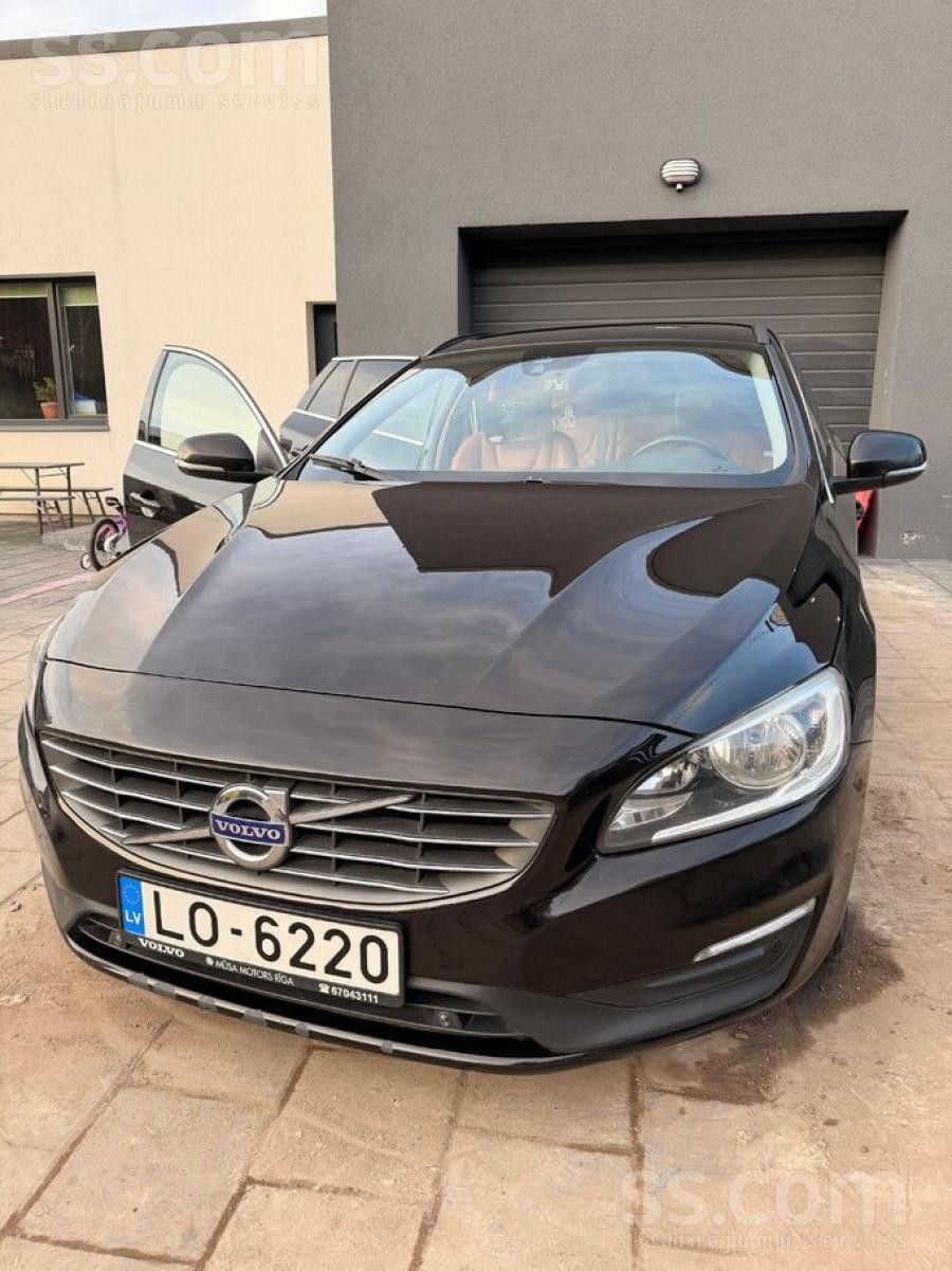 Melns Volvo V60 2014 Rīga, ar dzinēja tilpumu 2.00 L un nobraukumu 286 tūkst. km par 5200 €, foto 1 vietnē AUTOMOTO.COM.LV