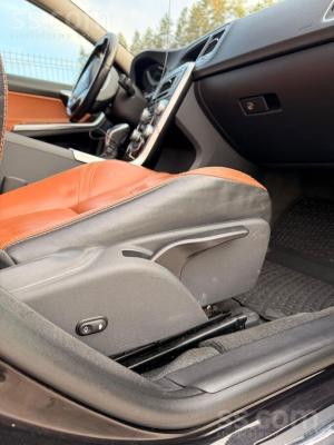 Melns Volvo V60 2014 Rīga, ar dzinēja tilpumu 2.00 L un nobraukumu 286 tūkst. km par 5200 €, foto 12 vietnē AUTOMOTO.COM.LV