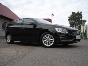 Black Volvo V60 2014 in Sigulda, with an engine capacity of 2.00 L and mileage of 219 thousand km for 7950 €, photo 3 on AUTOMOTO.COM.LV