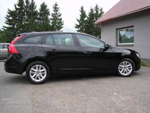Black Volvo V60 2014 in Sigulda, with an engine capacity of 2.00 L and mileage of 219 thousand km for 7950 €, photo 4 on AUTOMOTO.COM.LV