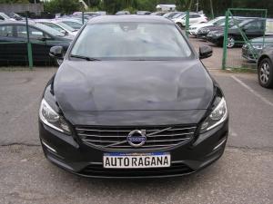 Black Volvo V60 2014 in Sigulda, with an engine capacity of 2.00 L and mileage of 219 thousand km for 7950 €, photo 6 on AUTOMOTO.COM.LV