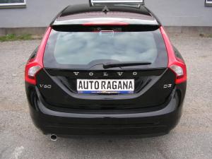 Black Volvo V60 2014 in Sigulda, with an engine capacity of 2.00 L and mileage of 219 thousand km for 7950 €, photo 7 on AUTOMOTO.COM.LV