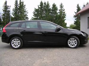 Black Volvo V60 2014 in Sigulda, with an engine capacity of 2.00 L and mileage of 219 thousand km for 7950 €, photo 8 on AUTOMOTO.COM.LV