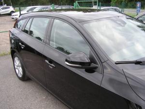 Black Volvo V60 2014 in Sigulda, with an engine capacity of 2.00 L and mileage of 219 thousand km for 7950 €, photo 12 on AUTOMOTO.COM.LV