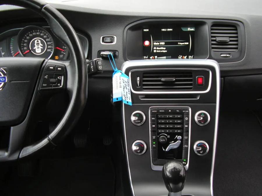 Black Volvo V60 2014 in Sigulda, with an engine capacity of 2.00 L and mileage of 219 thousand km for 7950 €, photo 16 on AUTOMOTO.COM.LV