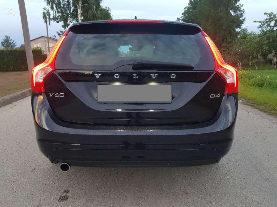 Melns Volvo V60 2014 Pakruojis, ar dzinēja tilpumu 1.98 L un nobraukumu 180 tūkst. km par 8199 €, foto 11 vietnē AUTOMOTO.COM.LV