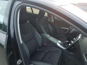 Melns Volvo V60 2014 Pakruojis, ar dzinēja tilpumu 1.98 L un nobraukumu 180 tūkst. km par 8199 €, foto 19 vietnē AUTOMOTO.COM.LV