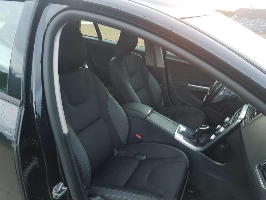 Melns Volvo V60 2014 Pakruojis, ar dzinēja tilpumu 1.98 L un nobraukumu 180 tūkst. km par 8199 €, foto 19 vietnē AUTOMOTO.COM.LV