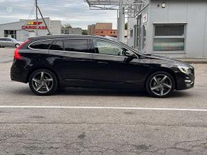 Black Volvo V60 2014 in Jonava, with an engine capacity of 2.40 L and mileage of 266 thousand km for 8250 €, photo 12 on AUTOMOTO.COM.LV