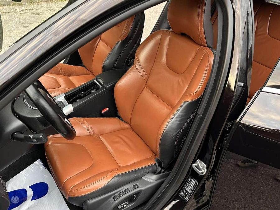 Black Volvo V60 2014 in Jonava, with an engine capacity of 2.40 L and mileage of 266 thousand km for 8250 €, photo 21 on AUTOMOTO.COM.LV