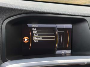Black Volvo V60 2014 in Jonava, with an engine capacity of 2.40 L and mileage of 266 thousand km for 8250 €, photo 30 on AUTOMOTO.COM.LV