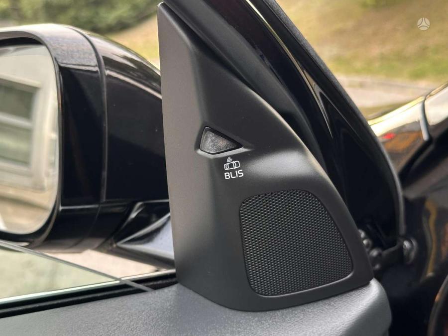 Black Volvo V60 2014 in Jonava, with an engine capacity of 2.40 L and mileage of 266 thousand km for 8250 €, photo 33 on AUTOMOTO.COM.LV
